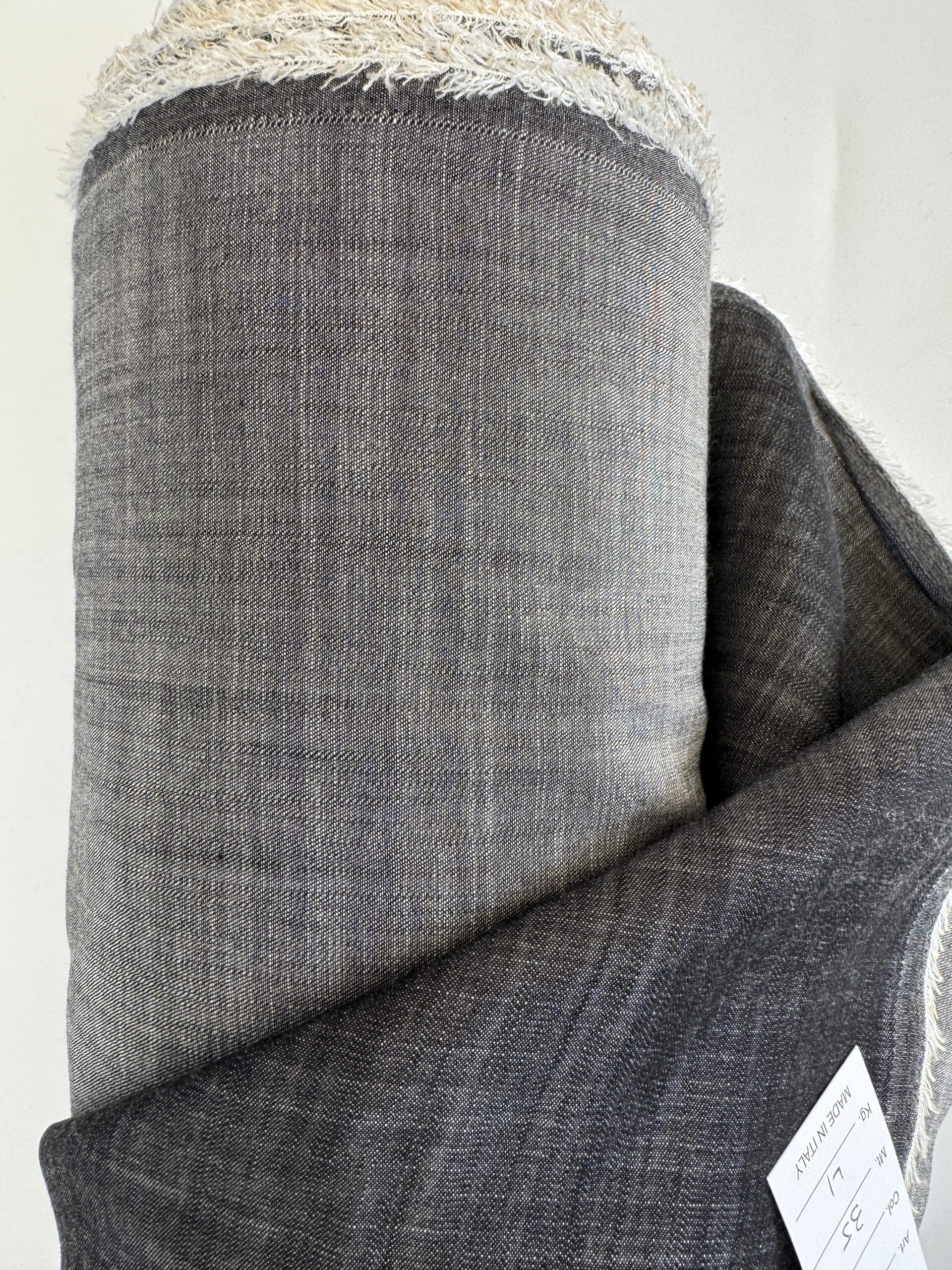 Italian deadstock black linen chambray - Simply Fabrics